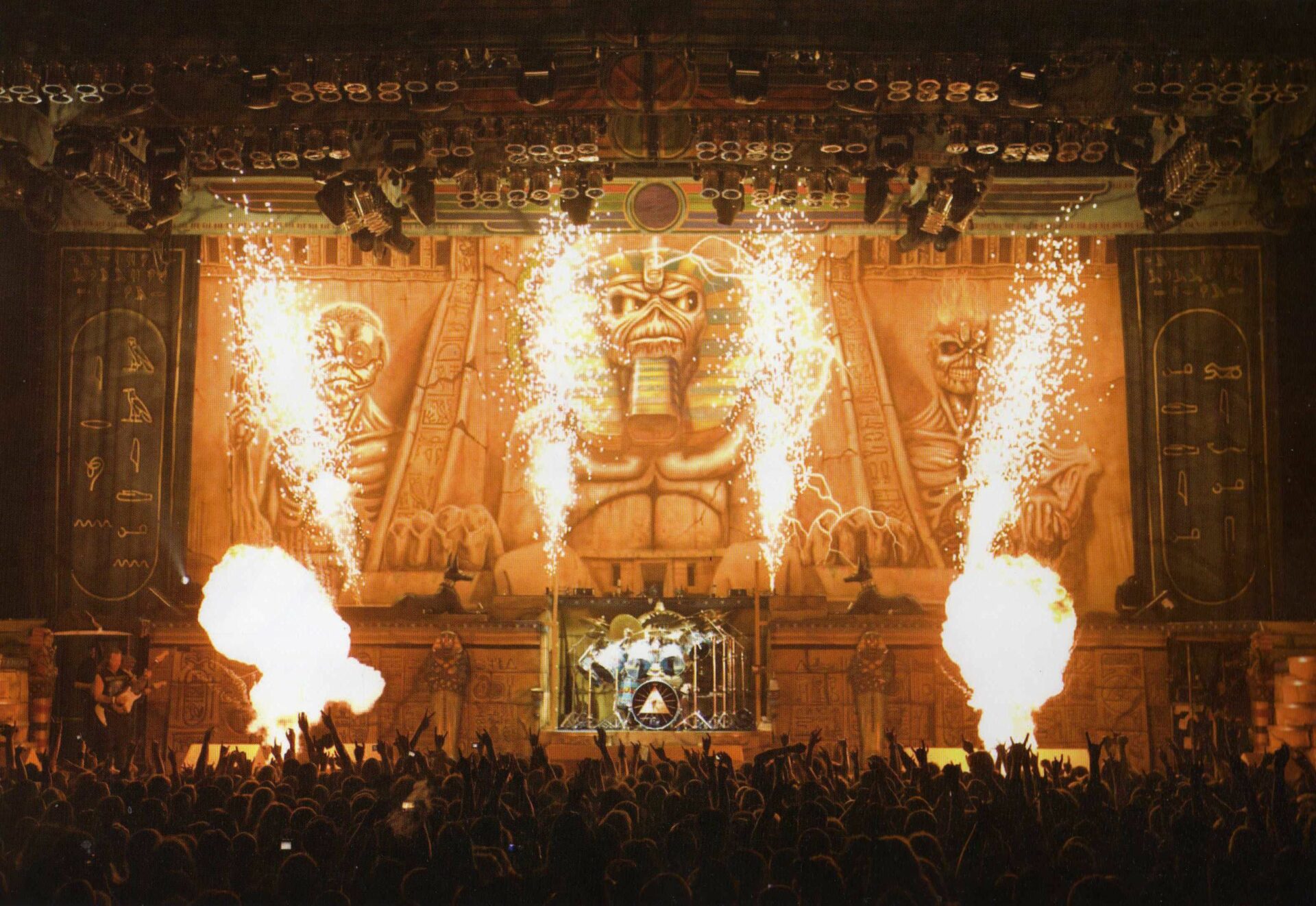 Vuelo 666: Ed Force One - Historia Hoy